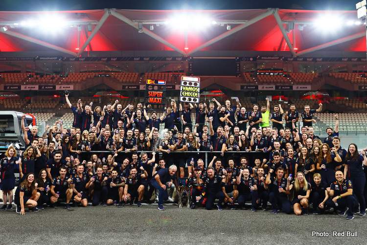 O SUCESSO DA RED BULL CUSTOU US$ 10,6 MILHÕES - Mundo GP